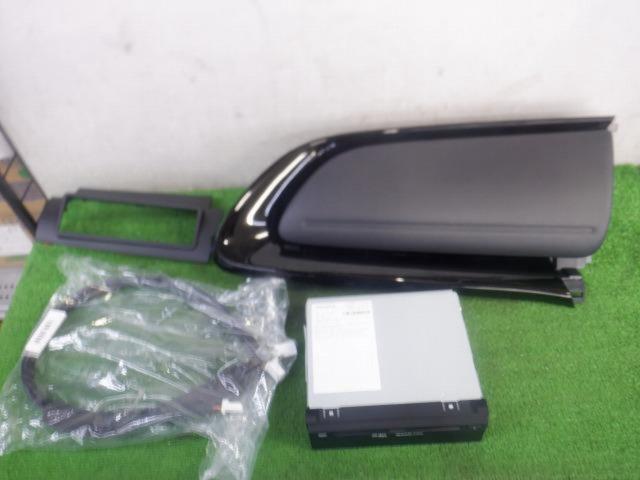 トヨタ純正(TOYOTA) CD・DVDデッキ 86270-K0010 + トヨタ純正 AQUA インストールパネル 86008-52020 ...