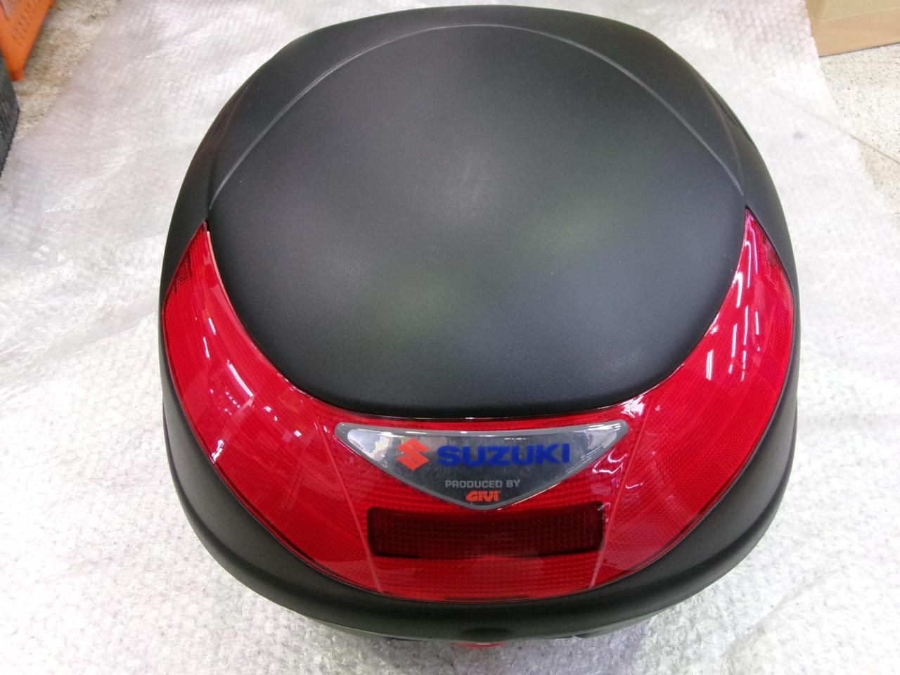 SUZUKI純正オプション GIVI製 リアBOX(E260) | バイク用品 ツーリング用品 BOX(二輪)を通販で購入する | 中古カー＆バイク用品の販売ならアップガレージ