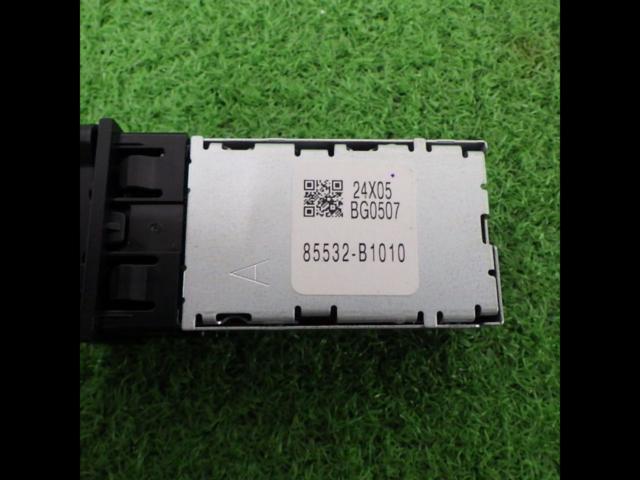 【トヨタ純正】 ライズ純正USBポート 「85532-B1010」 | 中古品 | アップガレージ 沼津店 | カー用品 アクセサリーを通販で ...