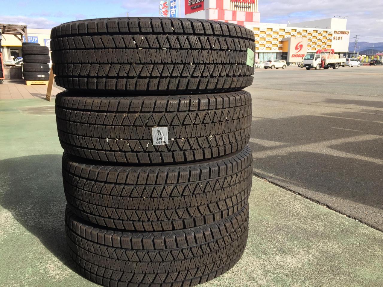BRIDGESTONE BLIZZAK DM-V3 215/70R16 | カー用品 スタッドレスタイヤ 16インチスタッドレスタイヤを通販で ...