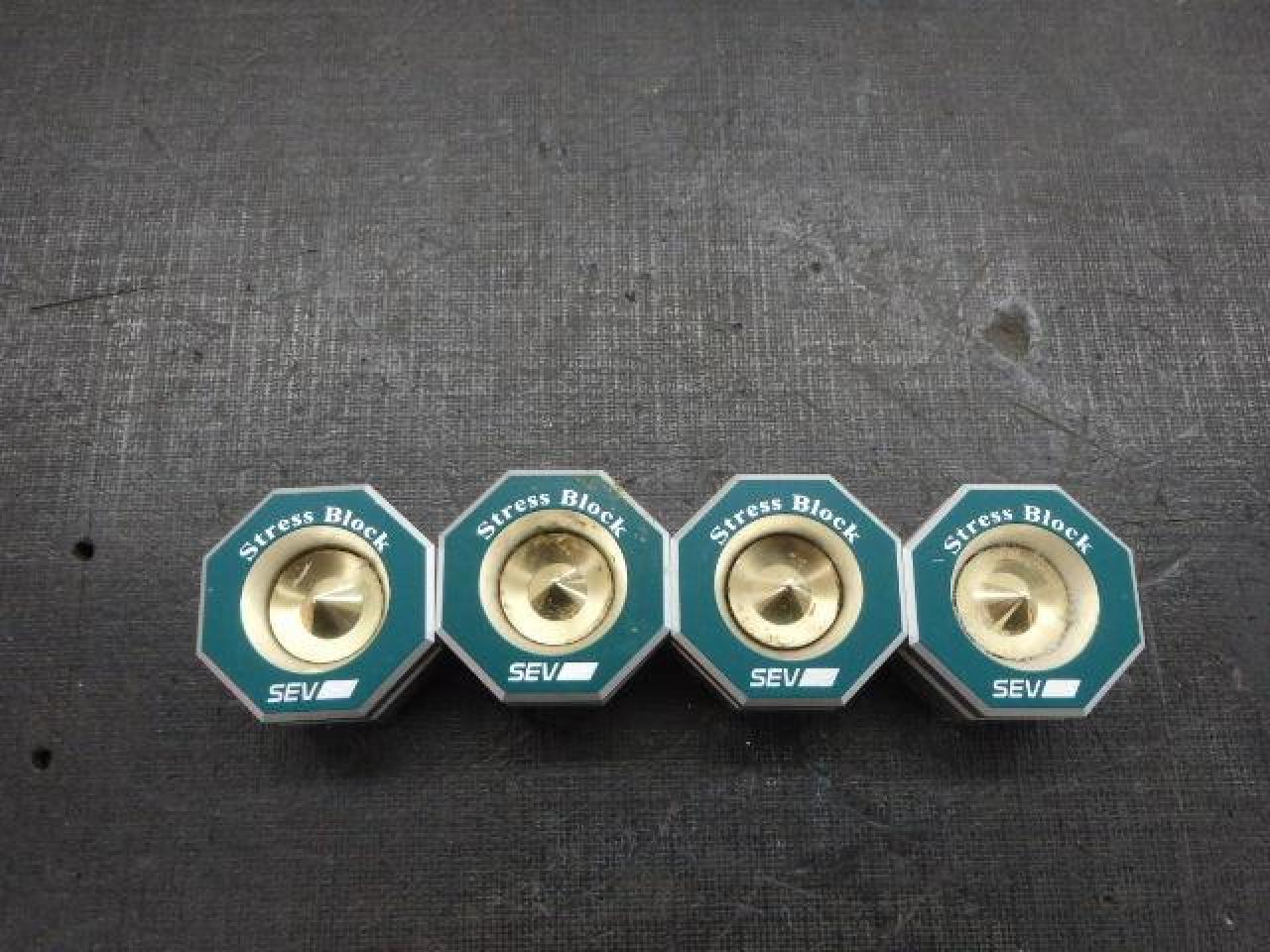 SEV(セブ)Stress Block(ストレスブロック) 4個セット | カー用品 インテリア その他インテリアを通販で購入する | 中古 ...