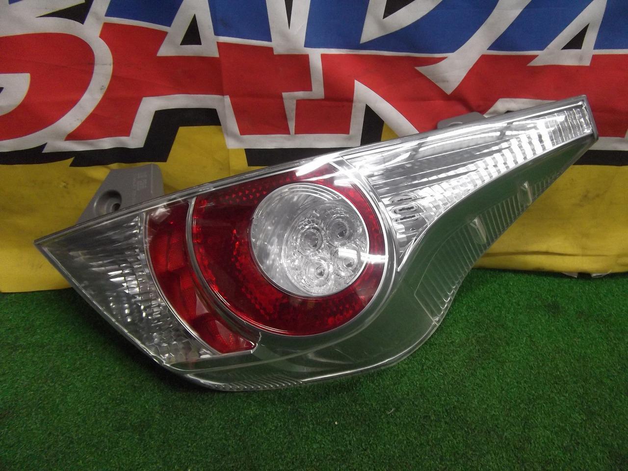 【右側のみ】TOYOTA純正 テールレンズ | カー用品 ボディパーツ テールレンズを通販で購入する | 中古カー＆バイク用品の販売ならアップガレージ