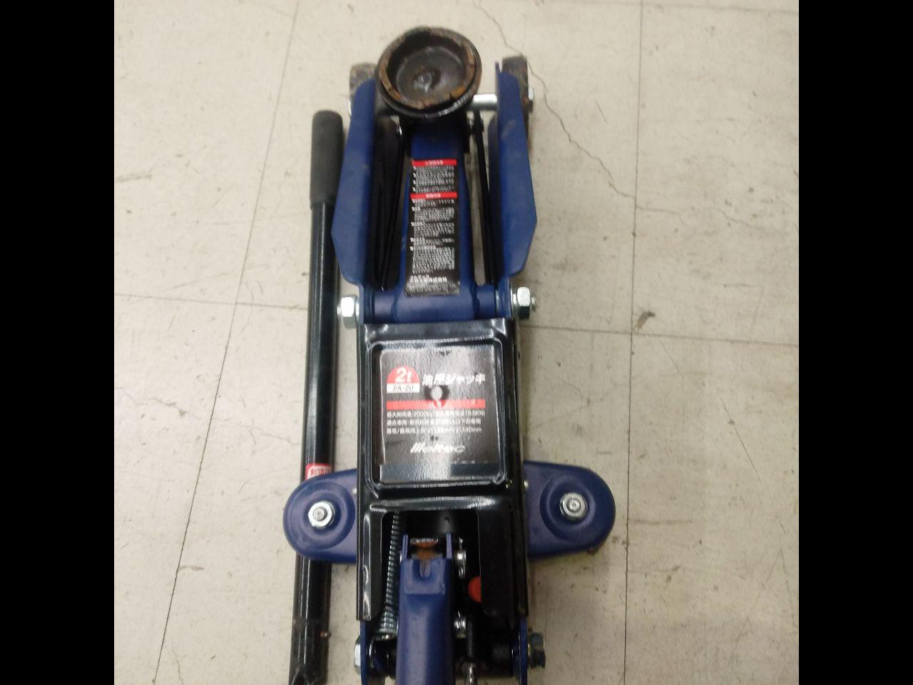 Meltec 2t油圧フロアジャッキ 【FA-20】 | カー用品 メンテナンス 工具を通販で購入する | 中古カー＆バイク用品の販売ならアップガレージ