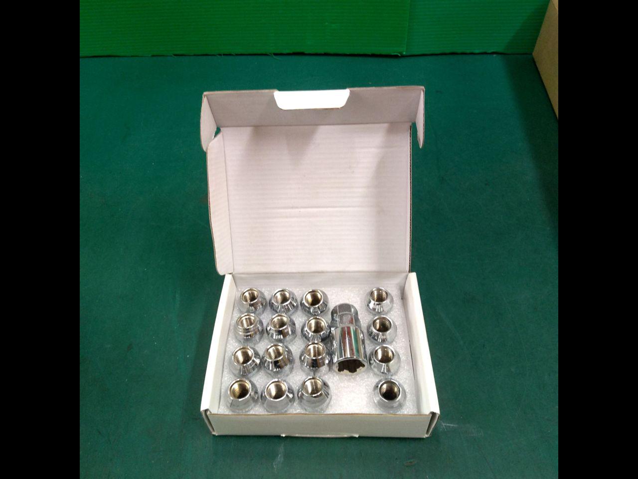 メーカー不明 M12xP1.5 21HEX ロックナットアダプタ付き 16個 | カー用品 タイヤホイール関連 取付ナットを通販で購入する | 中古カー＆バイク用品の販売ならアップガレージ