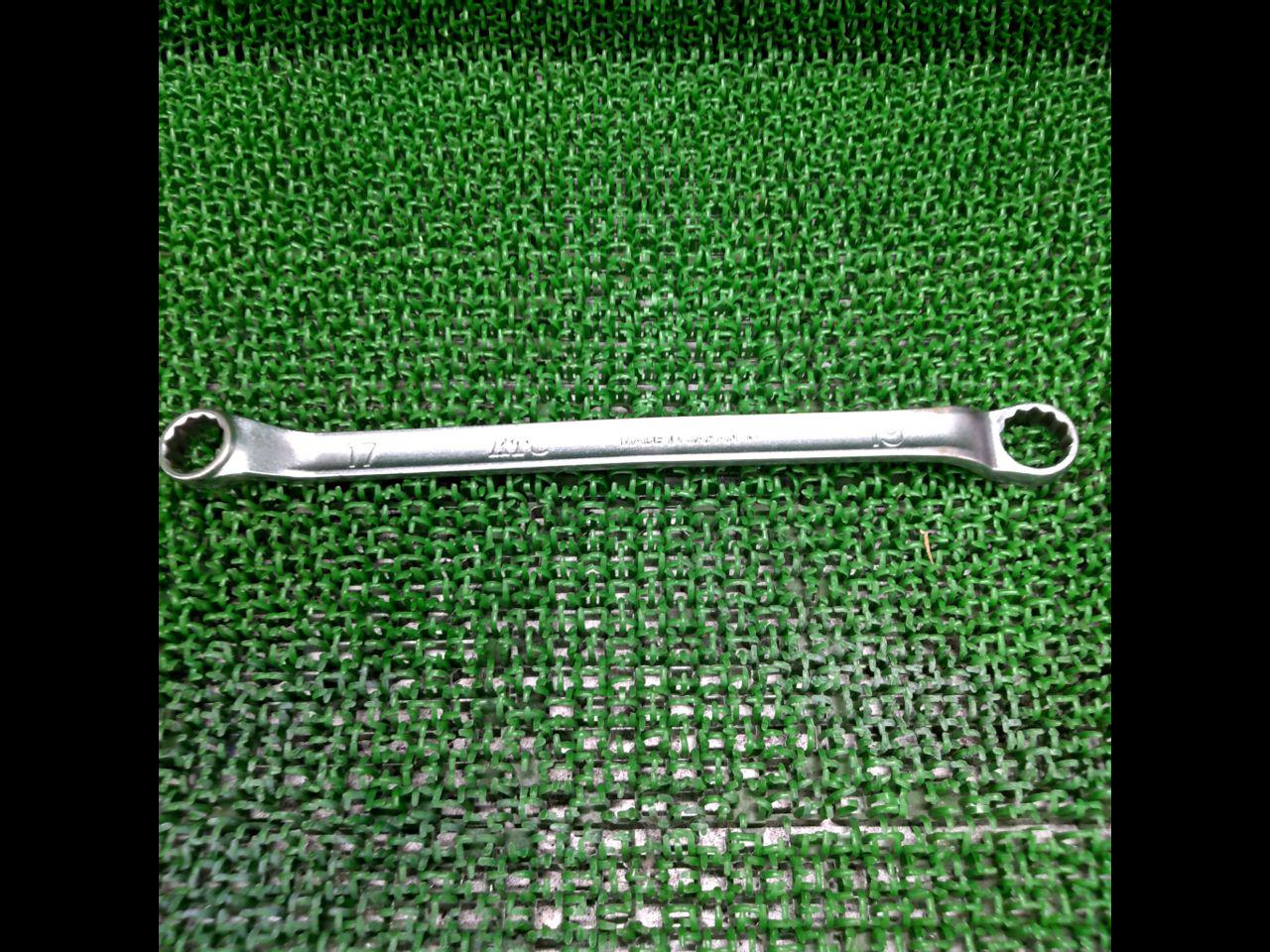 KTC 17mm/19mm M5-1719 オフセットメガネレンチ 270mmほど シルバー | カー用品 メンテナンス 工具を通販で購入する | 中古カー＆バイク用品の販売ならアップガレージ