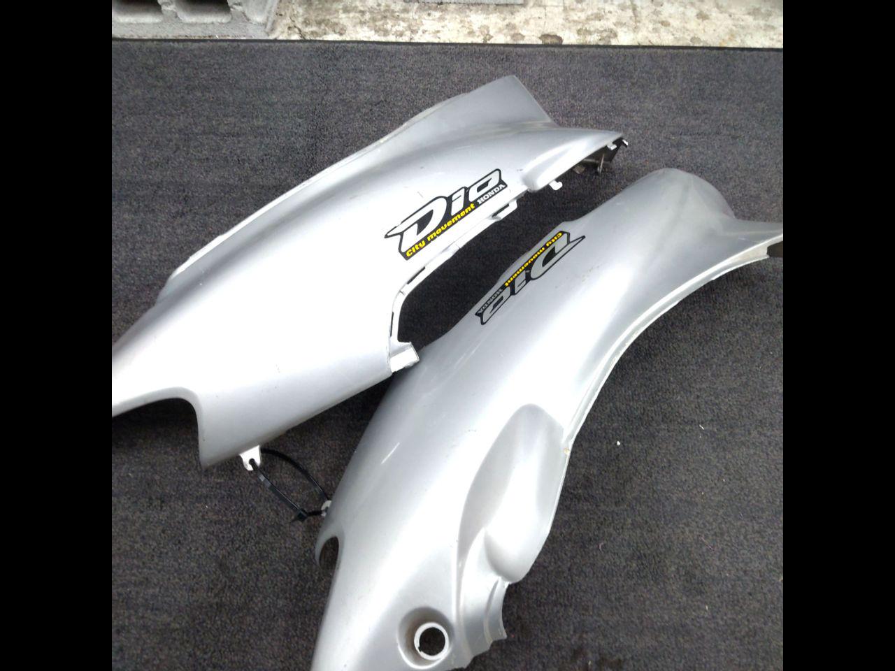 HONDA(ホンダ) 純正シートカウル左右 ライブDIO J(AF34/-’00) | バイク用品 外装 その他外装(二輪)を通販で購入する | 中古カー＆バイク用品の販売ならアップガレージ