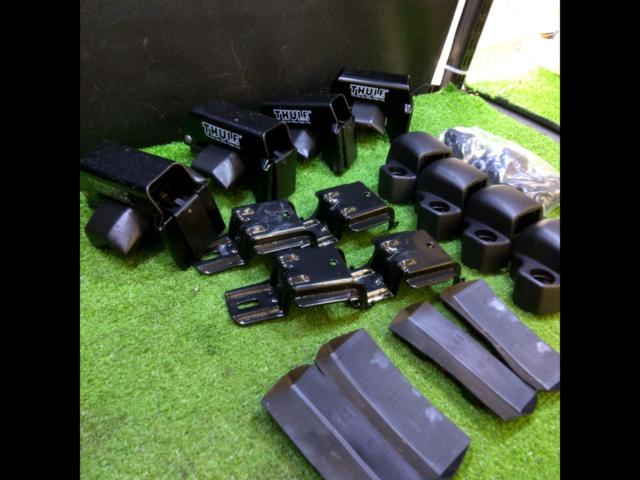 THULE 415フット鍵付き/ルーフレール付車用 | カー用品 キャリアを通販で購入する | 中古カー＆バイク用品の販売ならアップガレージ