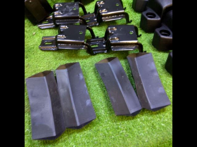 THULE 415フット鍵付き/ルーフレール付車用 | カー用品 キャリアを通販で購入する | 中古カー＆バイク用品の販売ならアップガレージ