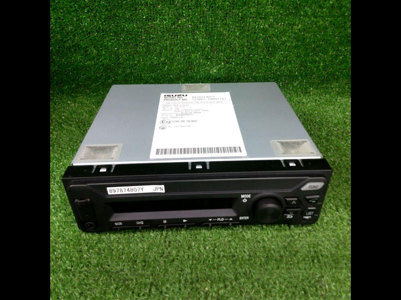 ISUZU 1DINデッキ 897874 8071 | カー用品 ヘッドユニット CD+USB/i-Podチューナーを通販で購入する | 中古カー＆バイク用品の販売ならアップガレージ