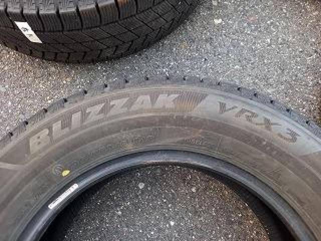 【BRIDGESTONE】BLIZZAK VRX3 | カー用品 スタッドレスタイヤ 15インチスタッドレスタイヤを通販で購入する | 中古カー＆バイク用品の販売ならアップガレージ