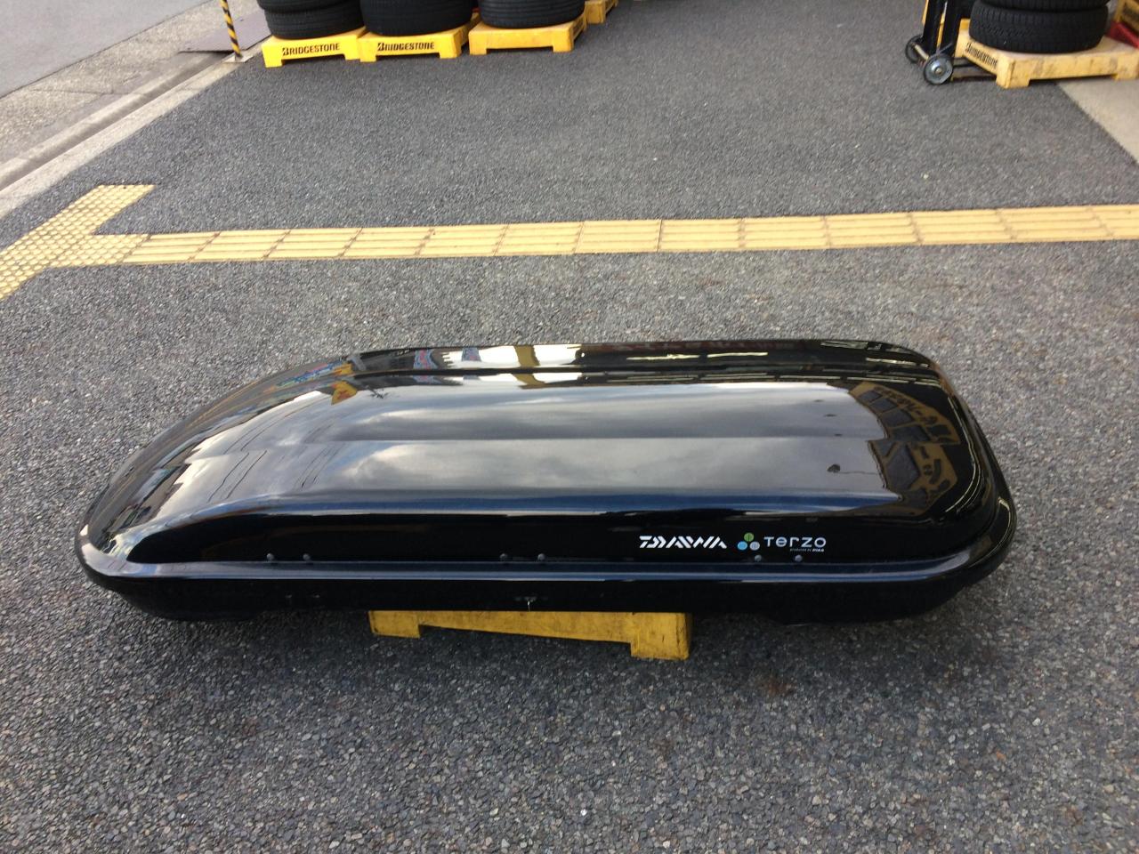 TERZO エアロクロスライダー? ルーフBOX ブラック スクエア/エアロバー対応 | カー用品 キャリア ルーフBOXを通販で購入する | 中古カー＆バイク用品の販売ならアップガレージ