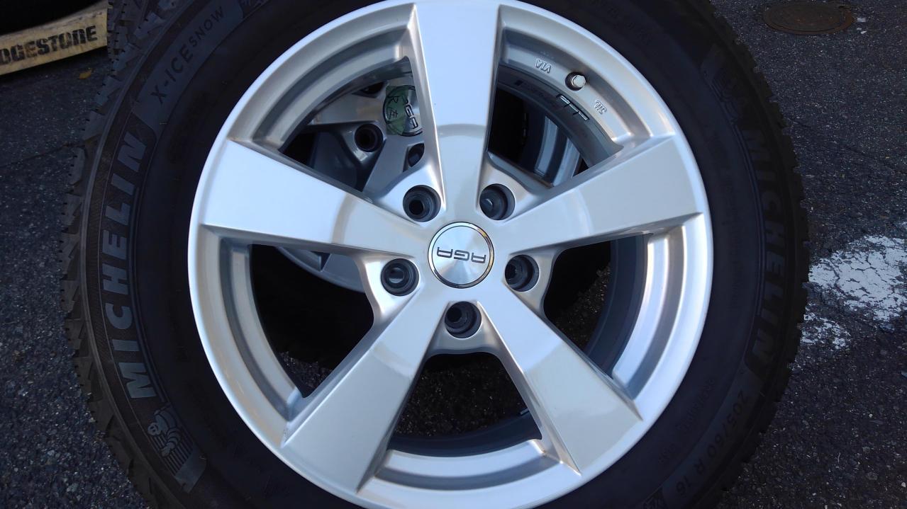 【TARGA(タルガ)】AGA(エージーエー) 5本スポークホイール+【MICHELIN】X-ICE SNOW | カー用品 スタッドレスタイヤホイールセット 16インチスタッドレスタイヤ ...