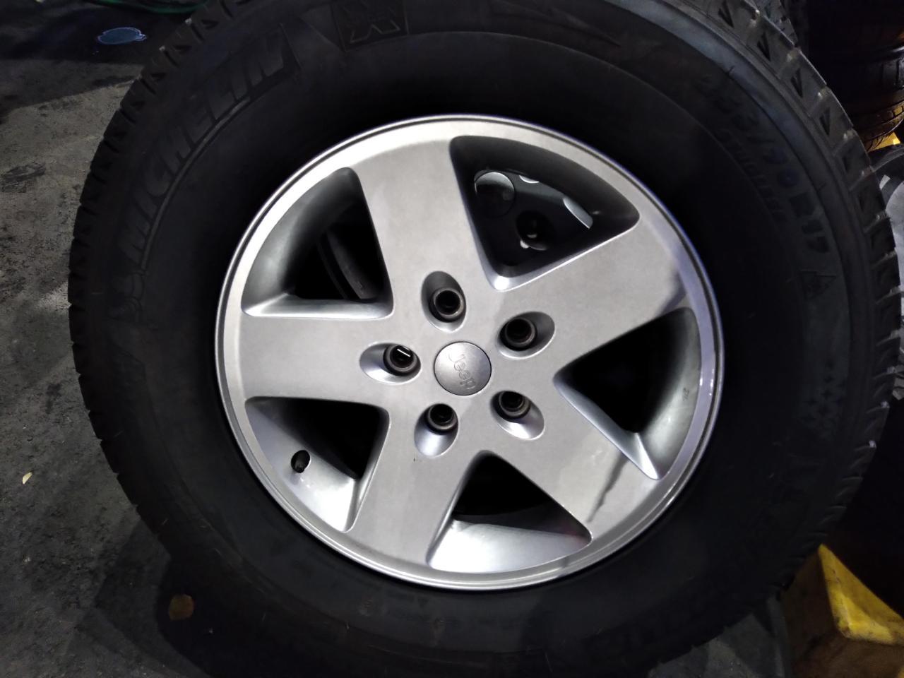 Jeep JK ラングラー 純正ホイール + MICHELIN LATITUDE X-ICE | カー用品 スタッドレスタイヤホイールセット ...