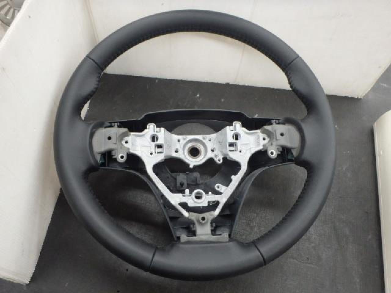 トヨタ(TOYOTA) 80系ノア/ヴォクシー 純正ステアリング 刻印: GS120-05940 | カー用品 インテリア ステアリングを通販で購入する | 中古カー＆バイク用品の販売なら ...