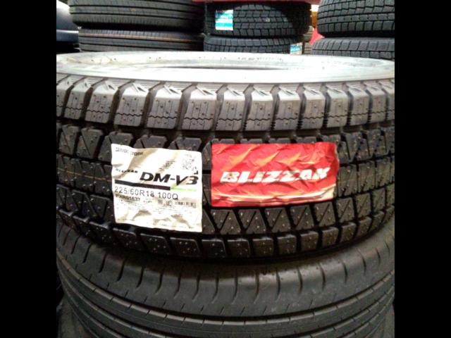 BRIDGESTONE BLIZZAK DM-V3 225/60R18 100Q 1本のみ | カー用品 スタッドレスタイヤ 18インチスタッドレスタイヤを通販で購入する | 中古カー＆バイク ...