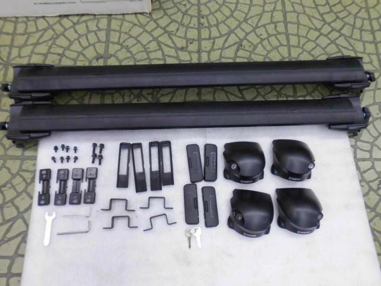 INNO エアロバー(XS300)+取付フック(TR190) カローラクロス | カー用品 キャリアを通販で購入する | 中古カー＆バイク用品の販売ならアップガレージ