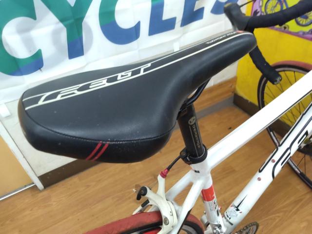 FELT Z100 2010年 700C 3×8s アルミロードバイク ホワイト サイズ:51 | 自転車 スポーツ ロードバイクを通販で購入する | 中古カー＆バイク用品の販売ならアップガレージ