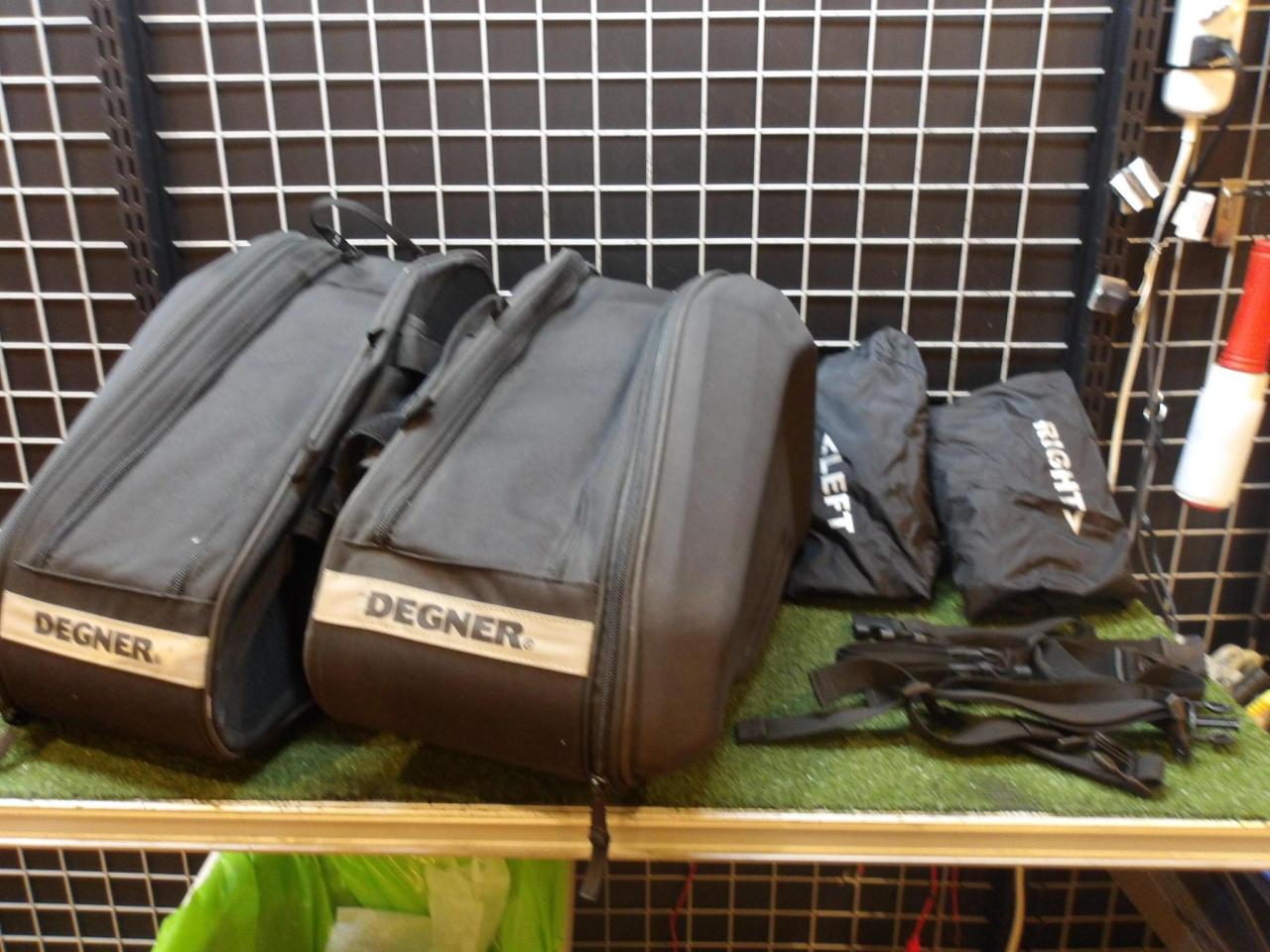 【DEGNER】ダブルスポーツバッグ 容量可変式片側18-25L NB-37 | バイク用品 ツーリング用品 バッグ(二輪)を通販で購入する | 中古カー＆バイク用品の販売ならアップガレージ