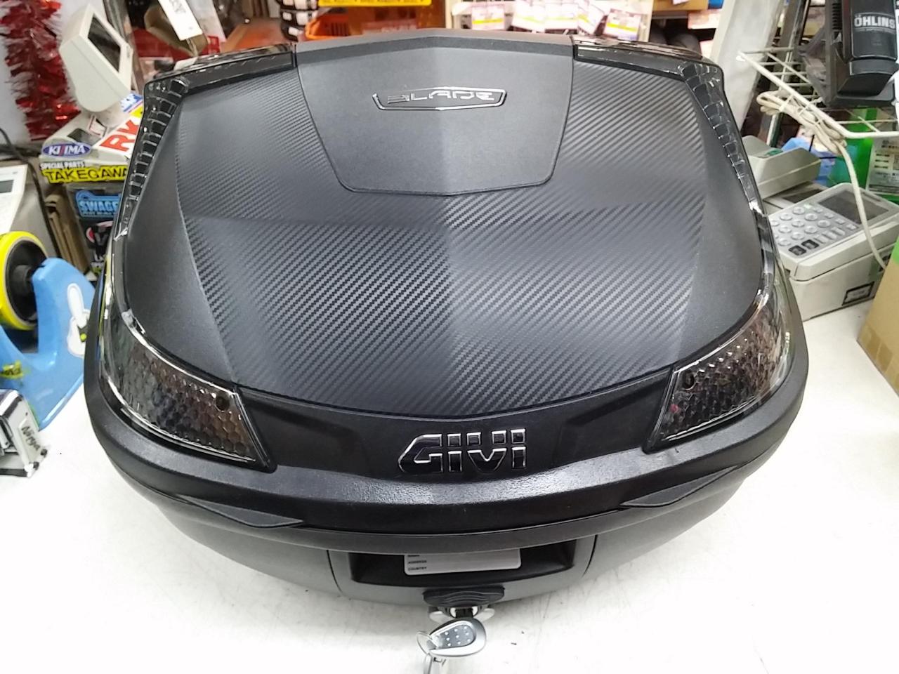 GIVI(ジビ) BLADE B37NT モノロックケース 【37L】 | バイク用品 ツーリング用品 BOX(二輪)を通販で購入する | 中古カー＆バイク用品の販売ならアップガレージ