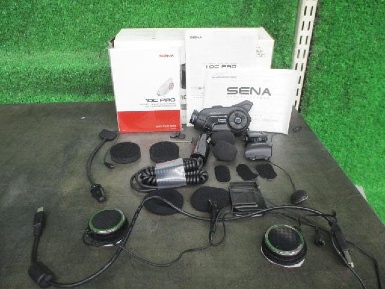 【SENA】セナ 0411190 10C PRO カメラ付きインカム | 中古品 | アップガレージ ライダース柏店 | バイク用品 その他 ...