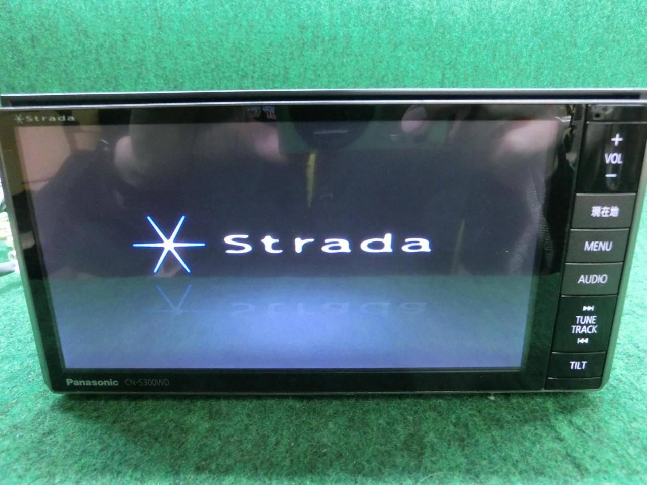 Panasonic Strada CN-S300WD【7V型200mmワイドメモリーナビ フルセグ/DVD/CD/SD/Bluetoothオーディオ/USB/チューナー 2011年モデル ...