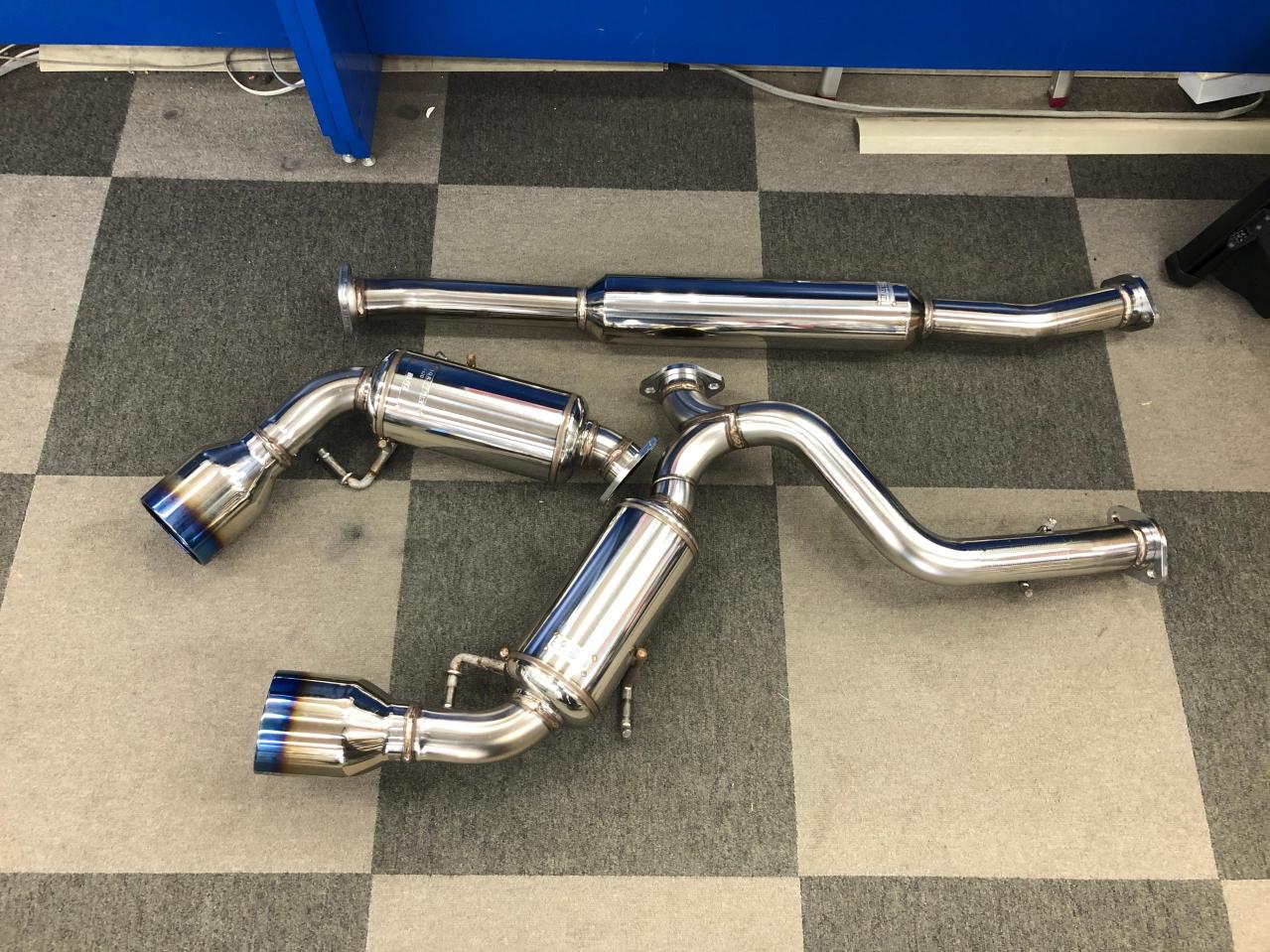 【86 ZN6/BRZ ZC6 FA20 AT/MT】BLITZ NUR-SPEC VSR Style D ※中間別保管 | カー用品 吸気・排気系 マフラーを通販で購入する | 中古カー ...