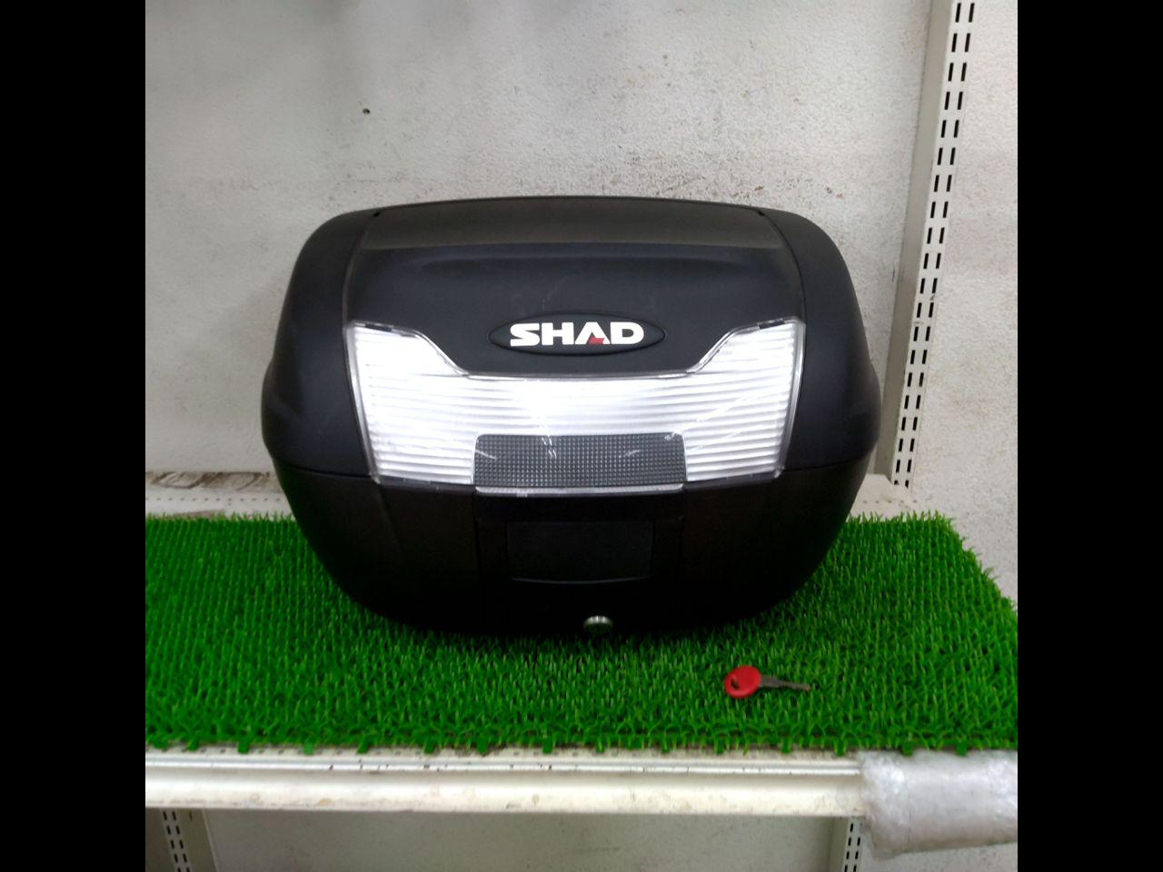 【SHAD】SH40リアトップケース 汎用 | バイク用品 ツーリング用品 BOX(二輪)を通販で購入する | 中古カー＆バイク用品の販売なら ...