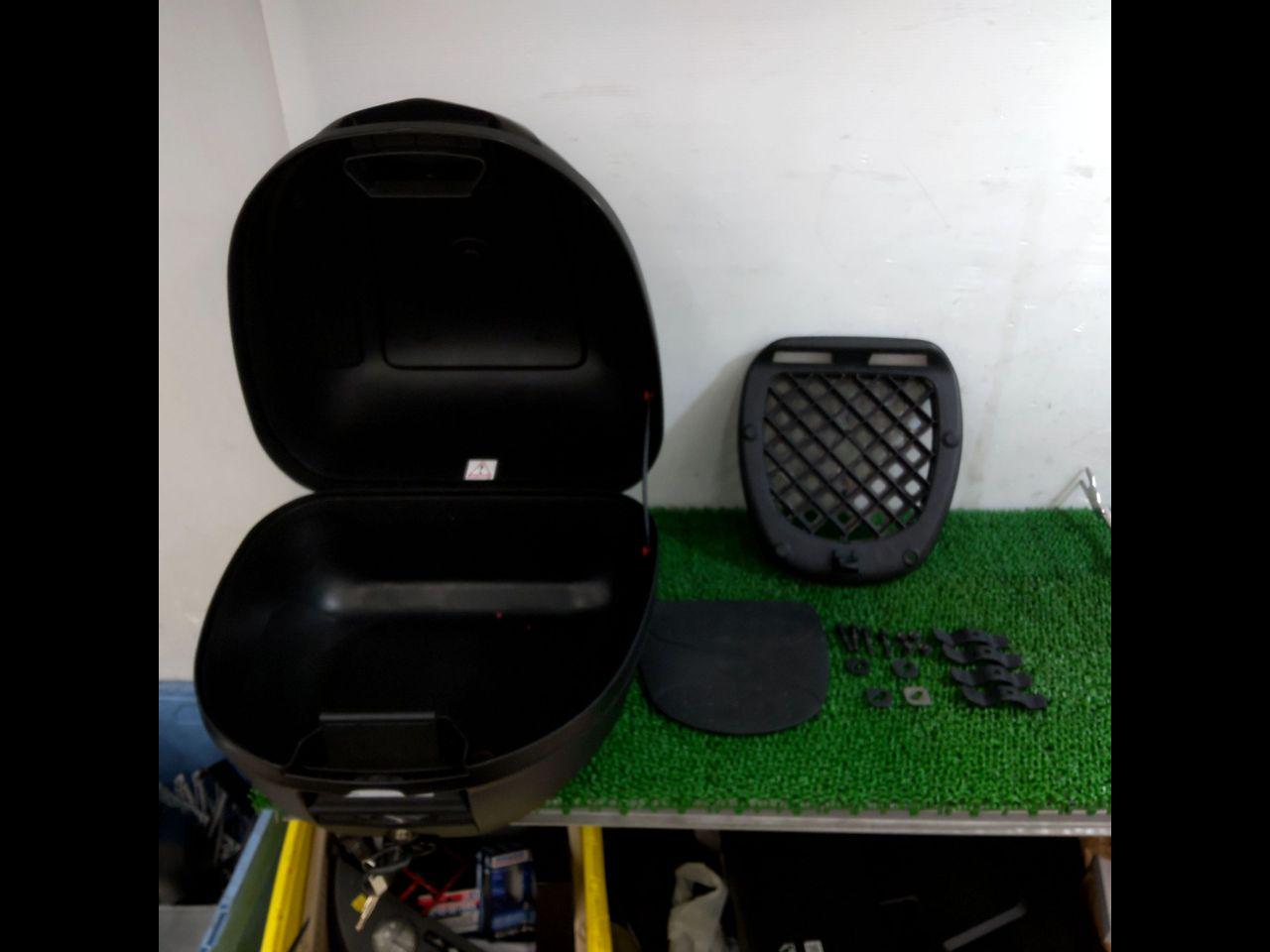 【容量:30L】GIVI E300NT2 モノロックケース リアボックス | バイク用品 ツーリング用品 BOX(二輪)を通販で購入する | 中古カー＆バイク用品の販売ならアップガレージ