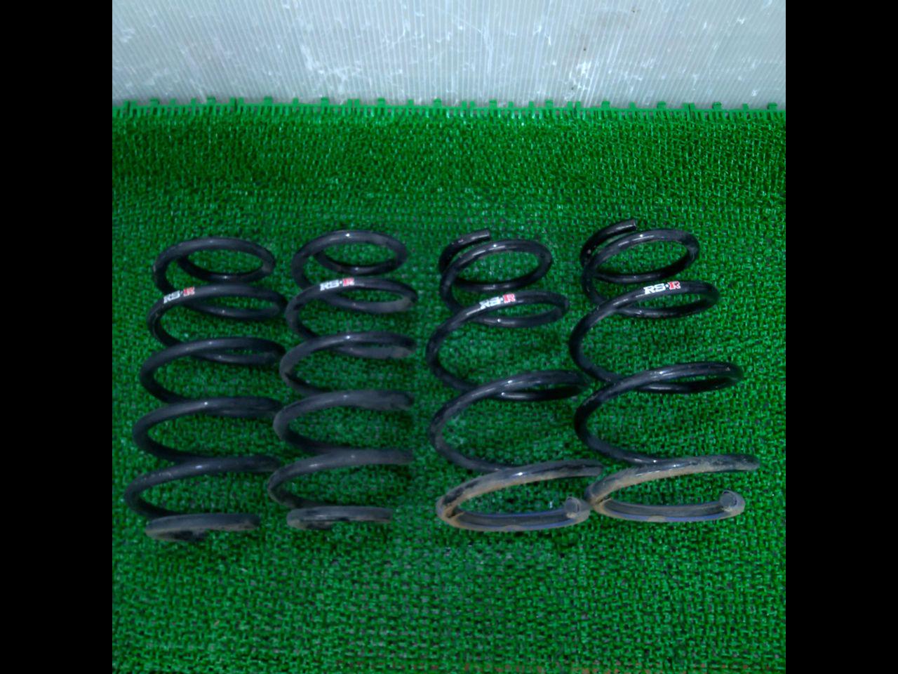 RS-R ヴィッツRS(NCP131) ダウンサス | カー用品 足まわり サスを通販で購入する | 中古カー＆バイク用品の販売ならアップガレージ
