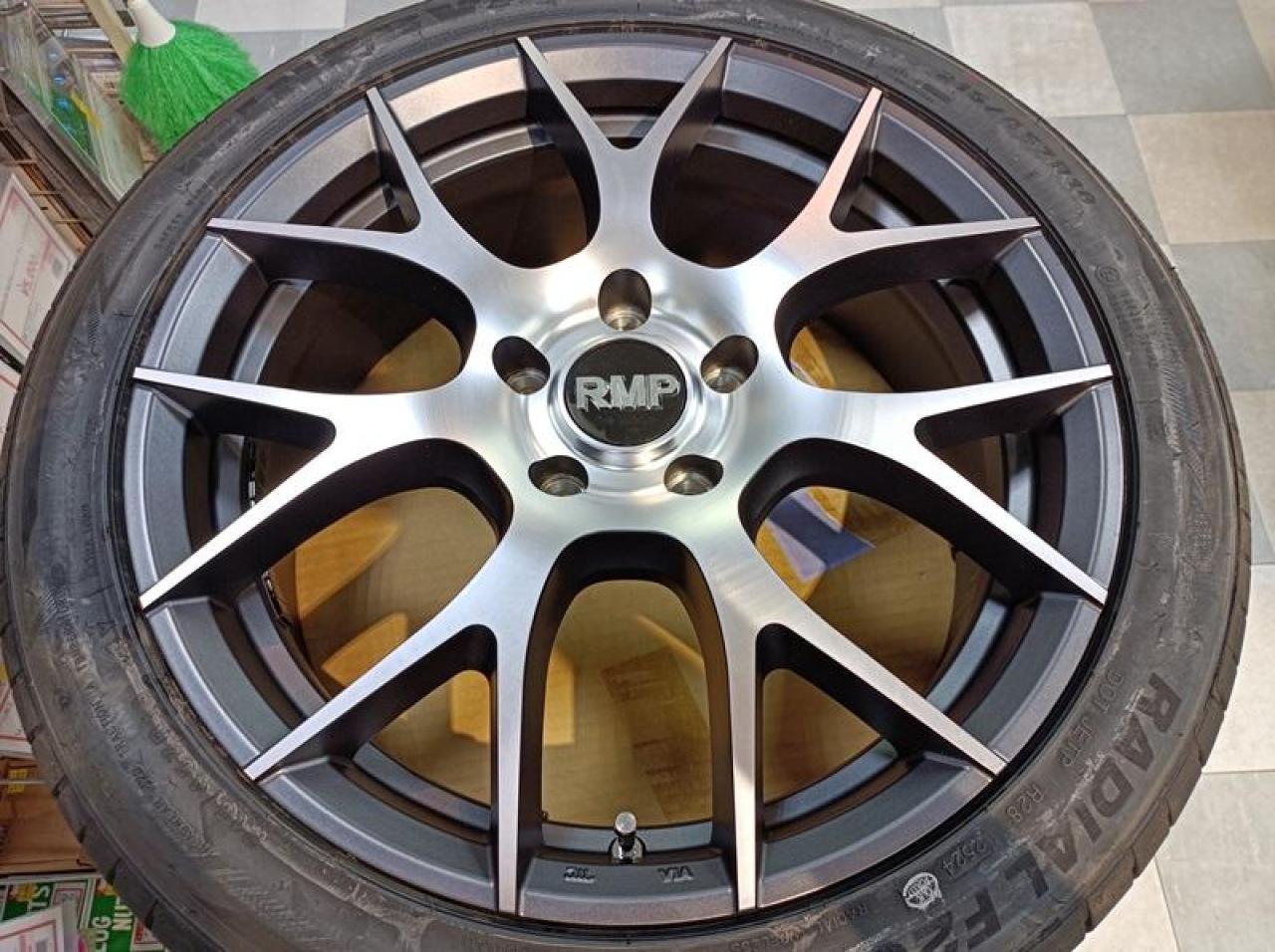 マルカサービス MID RMP-027F + MINERVA F205 | 新古品 | アップガレージ 高松店 | カー用品 タイヤホイールセット 18インチタイヤホイールセットを通販で購入 ...