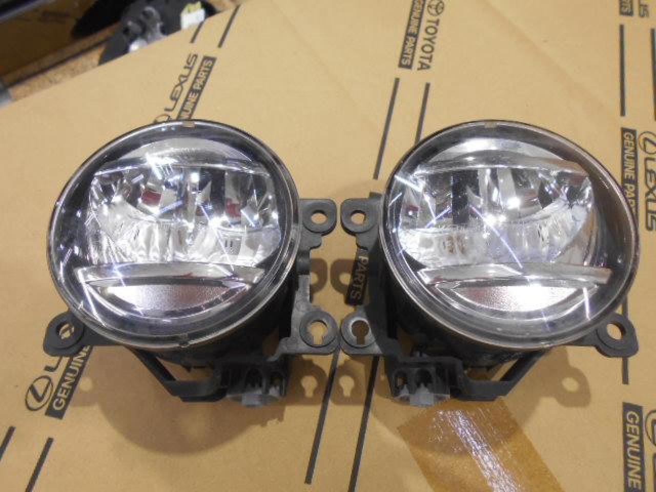 ★値下げしました!★ ダイハツ純正 LEDフォグランプ 左右セット♪ | 中古品 | アップガレージ 尾張旭店 | カー用品 電装系 フォグ ...