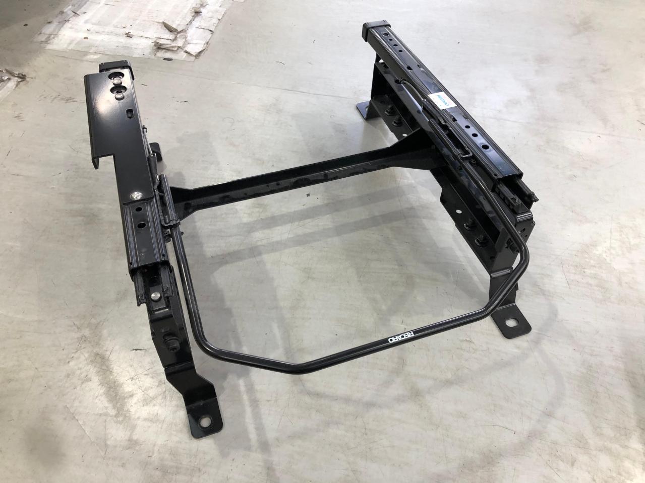 RECARO シートレール No.2080.841.1 【IQ NGJ10/KGJ10】 | カー用品 シート シートレール(レカロ)を通販で ...