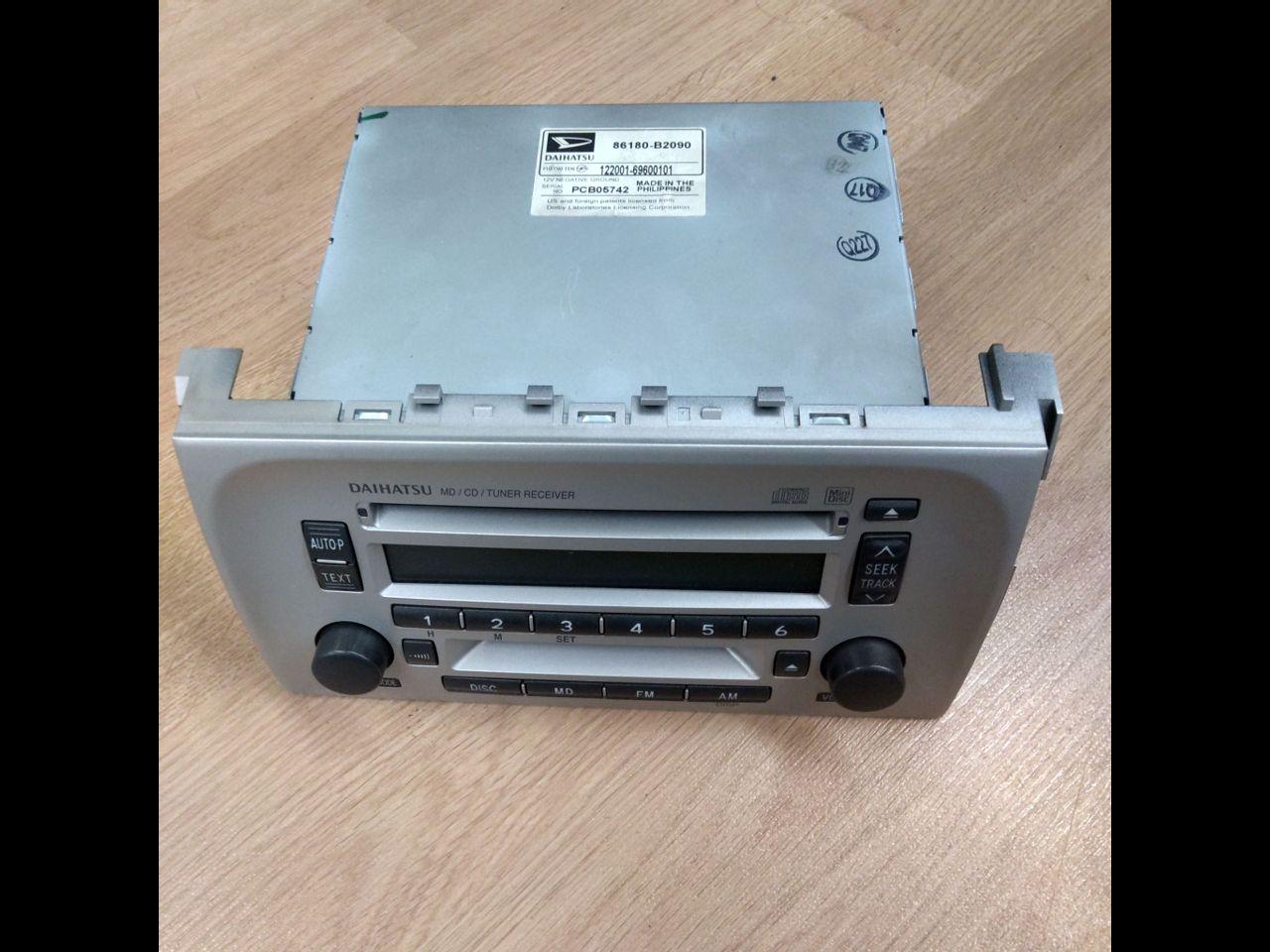 【ダイハツ純正】ミラジーノ純正異形オーディオ 86180-B2090 CD/MD | カー用品 ヘッドユニット MD+CDを通販で購入する ...