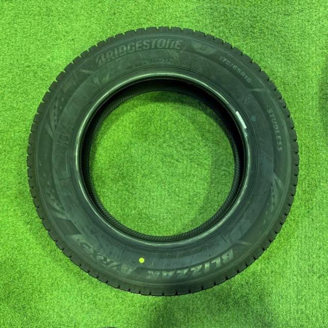 BRIDGESTONE BLIZZAK VRX3 175/65R15 2023年製造 | カー用品 スタッドレスタイヤ 15インチスタッドレスタイヤを通販で購入する | 中古カー＆バイク用品の ...