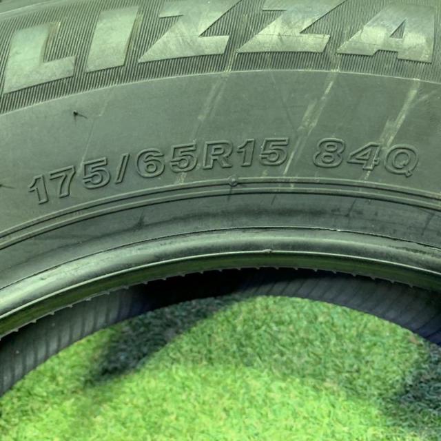BRIDGESTONE BLIZZAK VRX3 175/65R15 2023年製造 | カー用品 スタッドレスタイヤ 15インチスタッドレスタイヤを通販で購入する | 中古カー＆バイク用品の ...