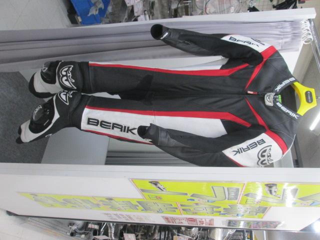 BERIK(ベリック) RACE-DEP 2.0 レーシングスーツ MFJ公認 | バイク用品 ウエア レーシングスーツ(二輪)を通販で購入する | 中古カー＆バイク用品の販売ならアップガレージ