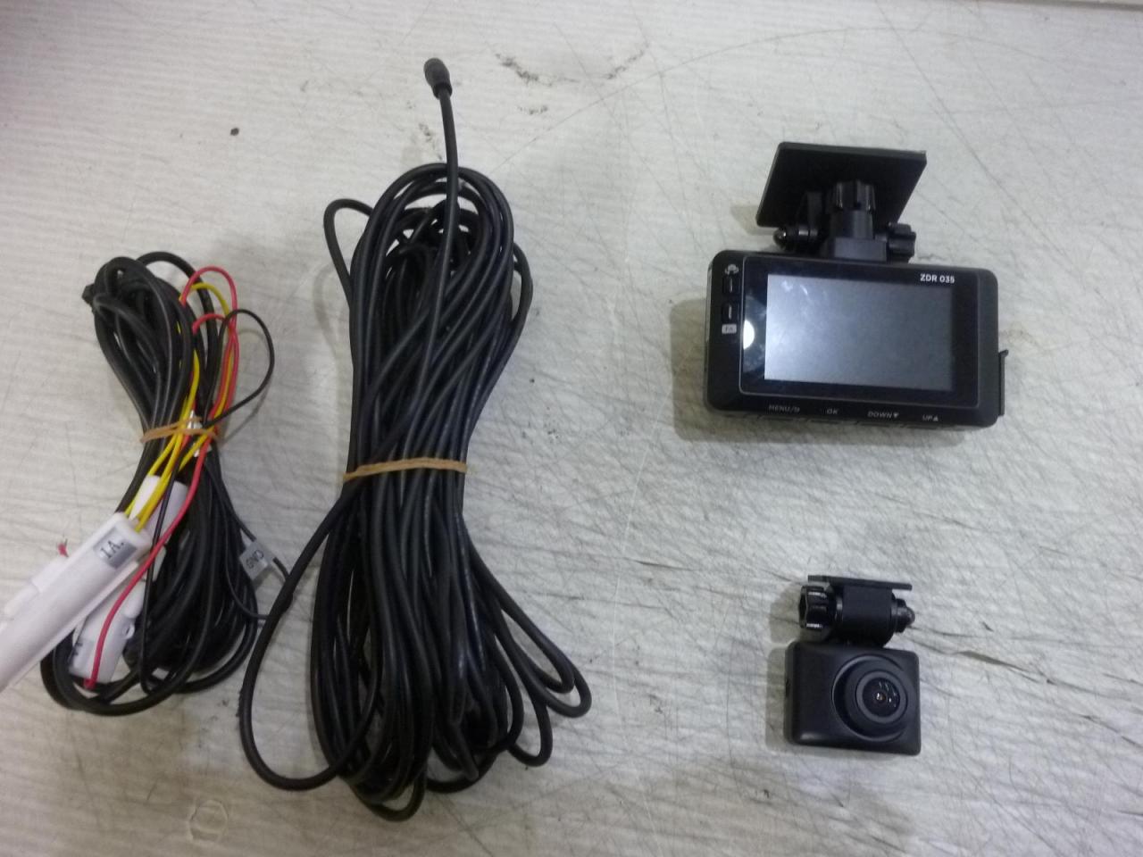 【COMTEC】ZDR035 前後2カメドライブレコーダー | カー用品 カーAVアクセサリー ドライブレコーダーを通販で購入する | 中古カー＆バイク用品の販売ならアップガレージ
