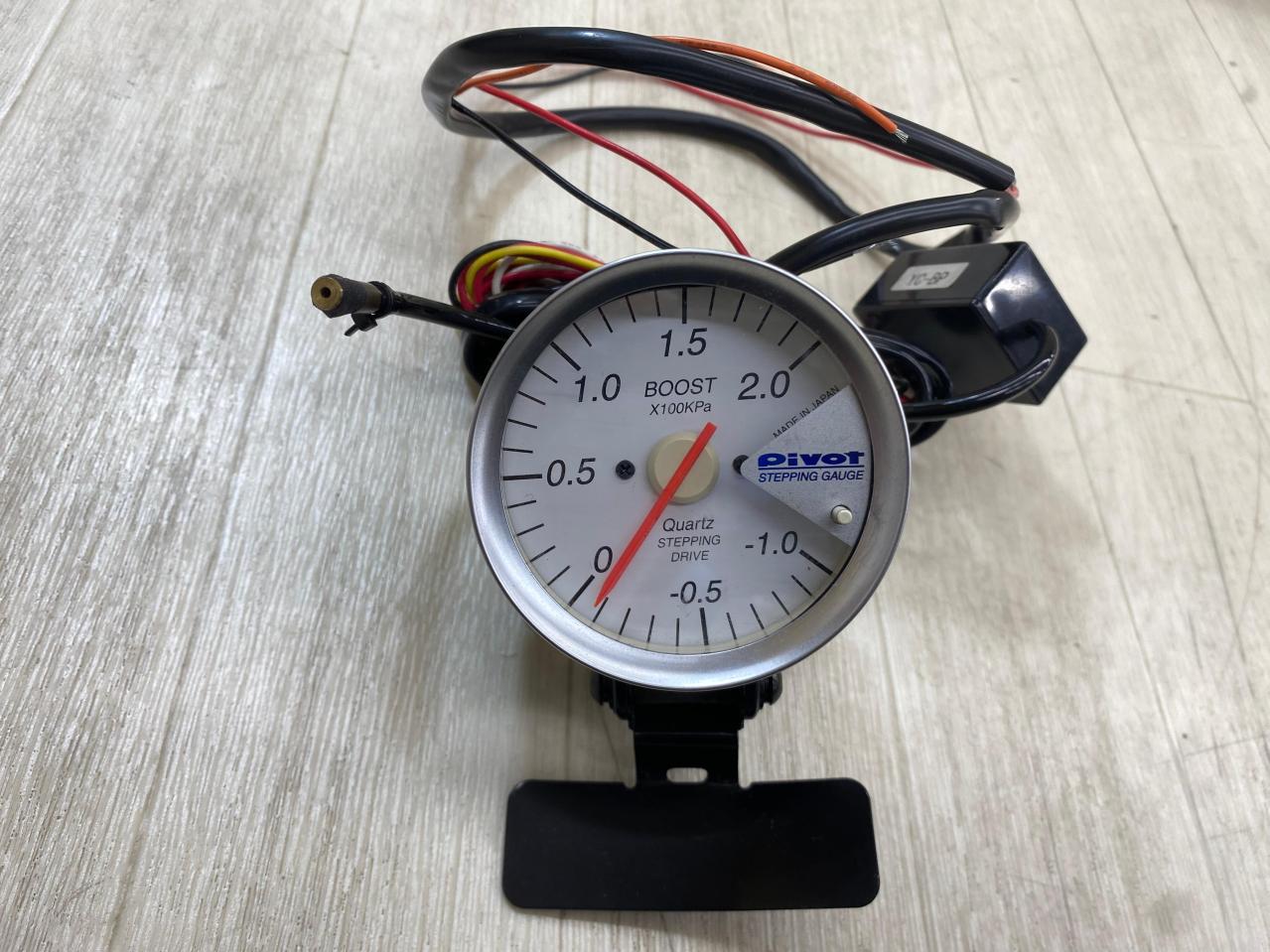 Pivot STEPPING DRIVE ブースト計 | カー用品 メーター系 メーターを通販で購入する | 中古カー＆バイク用品の販売なら ...