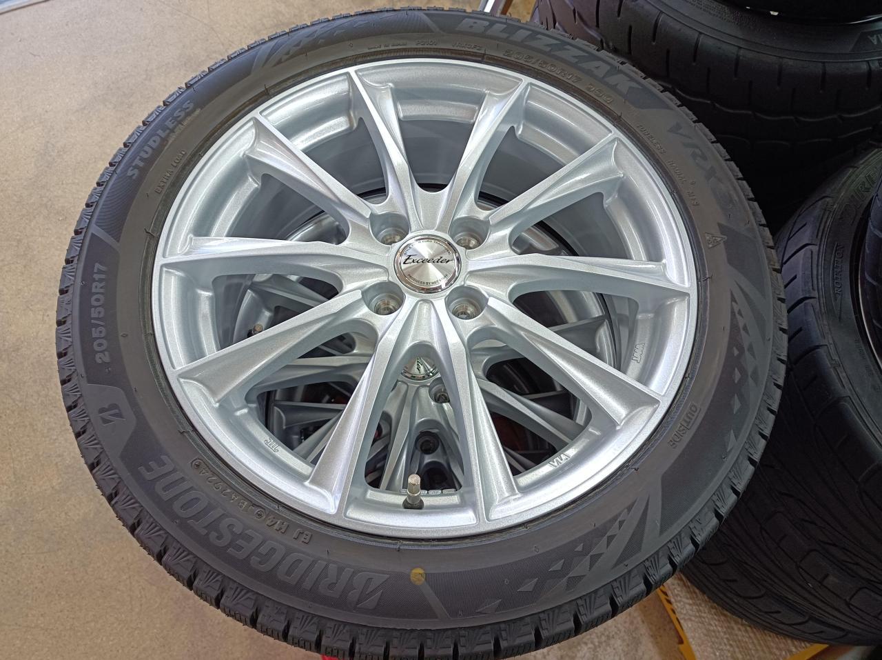 HOT STUFF Exceeder E06 + BRIDGESTONE BLIZZAK VRX3 93Q XL | カー用品 スタッドレスタイヤホイールセット 17インチスタッドレスタイヤ ...