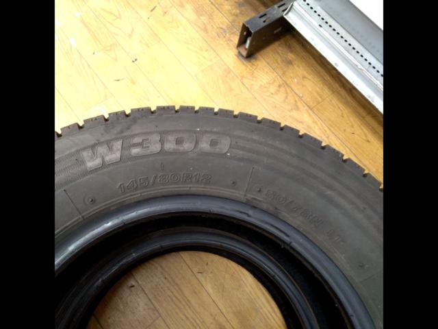 BRIDGESTONE W300 145/80R12 80/78N LT 2本 | カー用品 スタッドレスタイヤ 12インチスタッドレスタイヤを通販で購入する | 中古カー＆バイク用品の販売 ...