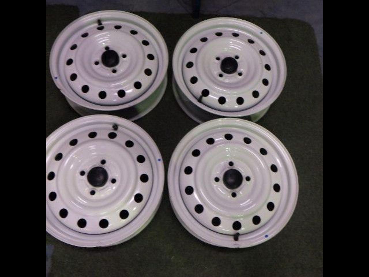 4.5Jx15+45 100-4H【ダイハツ純正】 ダイハツ純正(DAIHATHU) タフト ホワイトスチールホイール | カー用品 アルミ ...