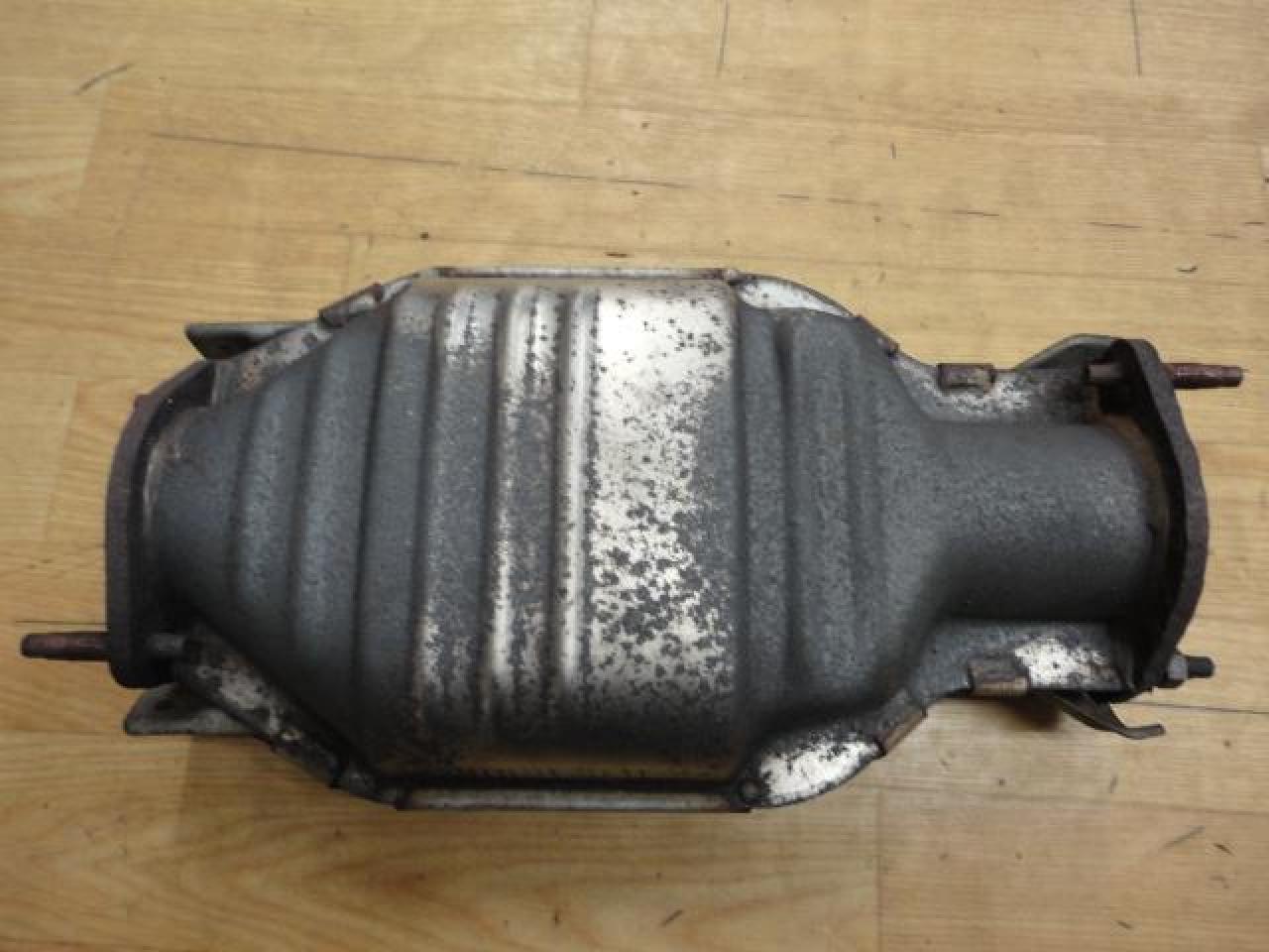 日産純正 触媒 【スカイライン ER34 RB25DET】 | カー用品 吸気・排気系 触媒/キャタライザーを通販で購入する | 中古カー ...