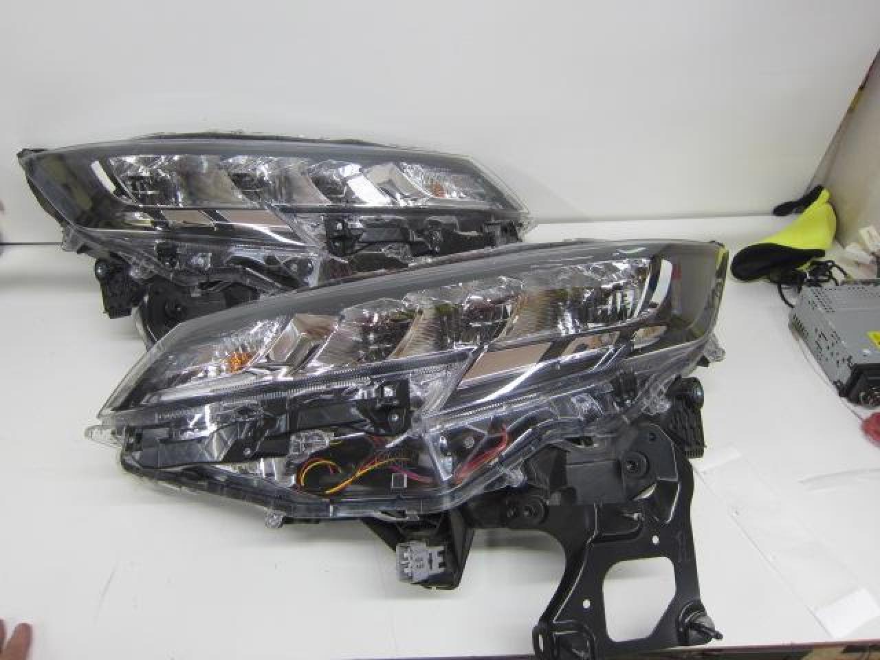 【トヨタ純正】90系ノア・S-Z純正LEDヘッドライト 左右セット | カー用品 ボディパーツ ヘッドライトを通販で購入する | 中古カー ...