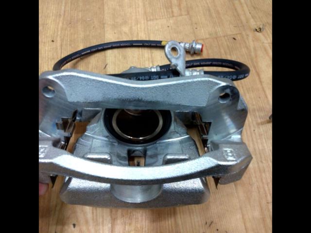 トヨタ純正 フロントキャリパー 【アルファード/ヴェルファイア30系】 | 中古品 | アップガレージ 茨城取手店 | カー用品 ブレーキ系 ...