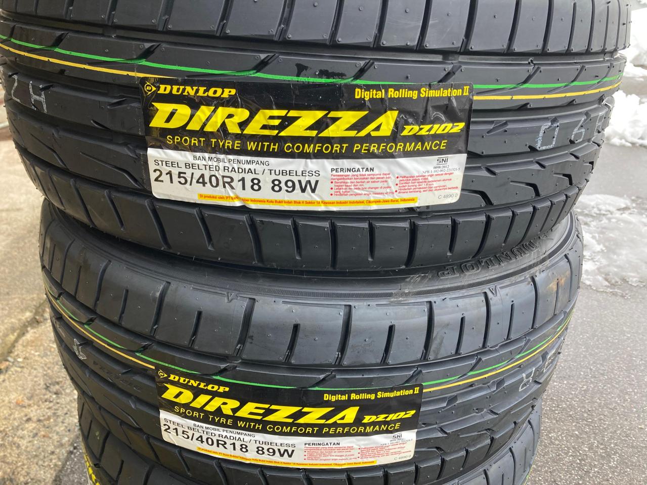 2本の販売 DUNLOP DIREZZA DZ102 215/40-18 | カー用品 タイヤ 18インチタイヤを通販で購入する | 中古カー＆バイク用品の販売ならアップガレージ