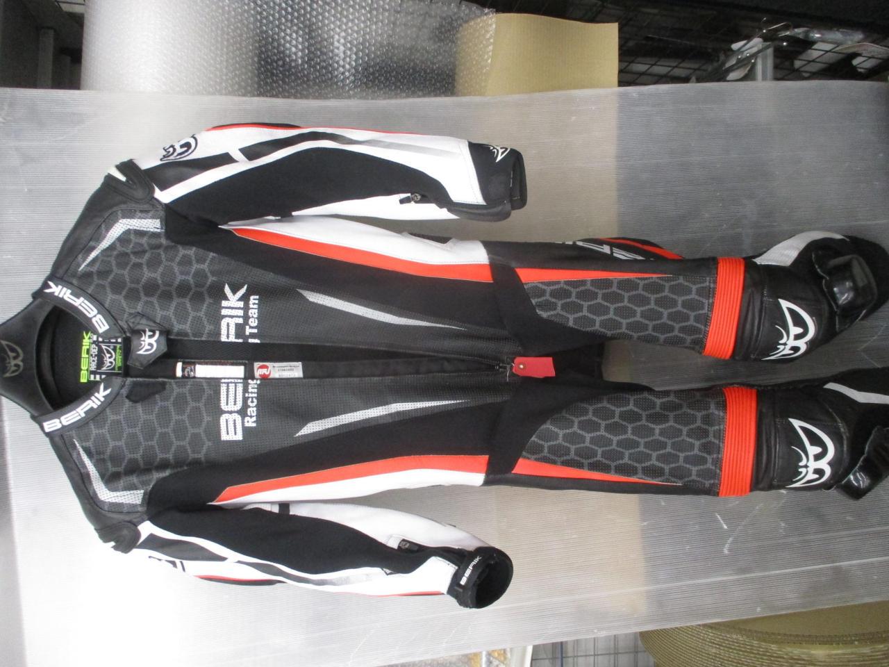 【BERIK】【サイズ50】BERIK RACE-DEP 2.0 レーシングスーツ | バイク用品 ウエア レーシングスーツ(二輪)を通販で購入する | 中古カー＆バイク用品の販売ならアップガレージ