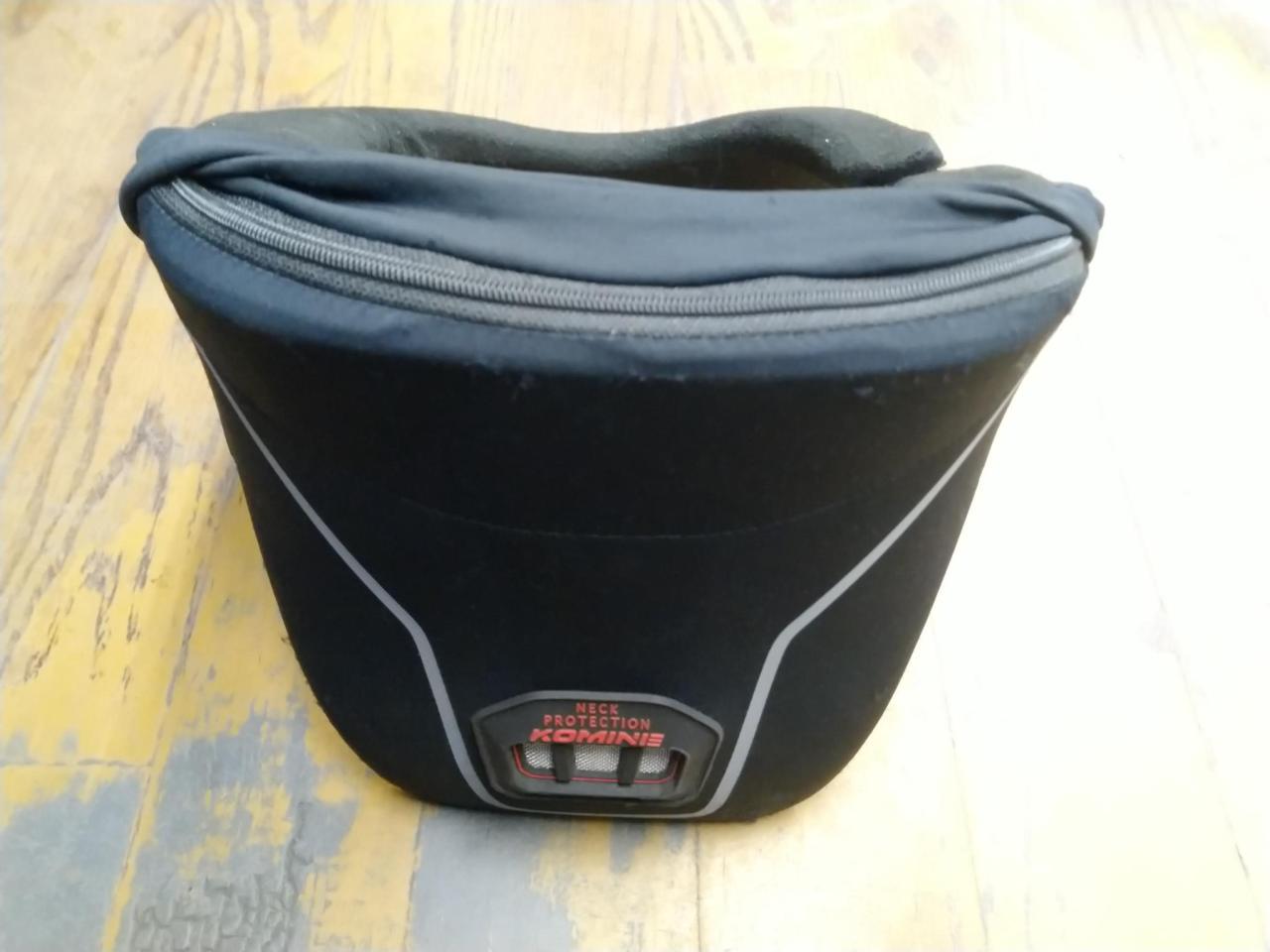 【KOMINE】SK-647 ネックブレイス ストリート | バイク用品 プロテクター プロテクター(二輪)を通販で購入する | 中古カー＆バイク用品の販売ならアップガレージ