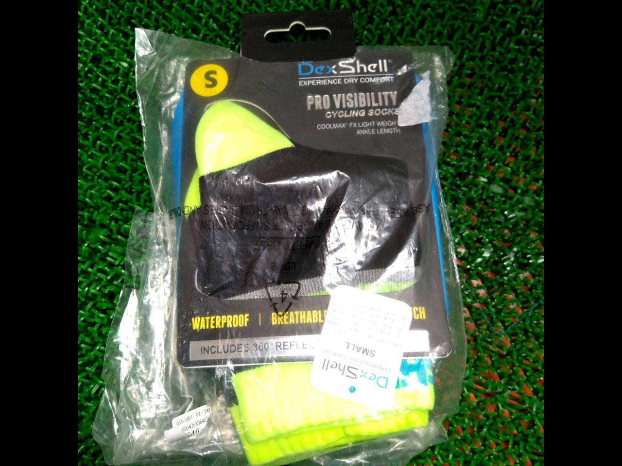 Sサイズ ( 22-24cm) DEXSHELLソックス PRO VISIBILITY CYCLING SOCKS ( プロ ビジビリティ サイクリング ソックス ) ブラック/蛍光イエロー ...