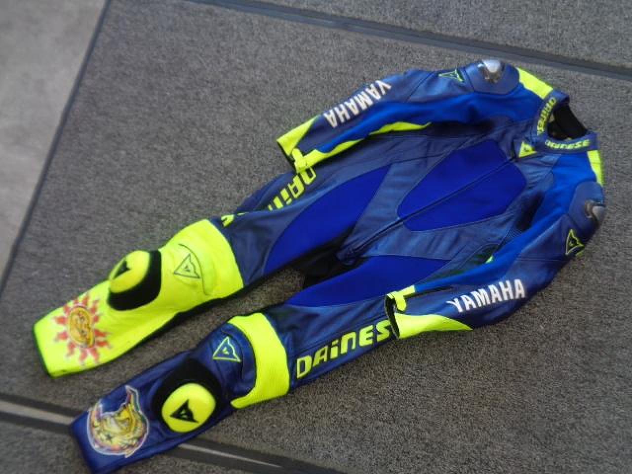 【DAINESE】YAMAHA×DAINESE レーシングスーツ 46ロッシ | バイク用品 ウエア レーシングスーツ(二輪)を通販で購入する ...