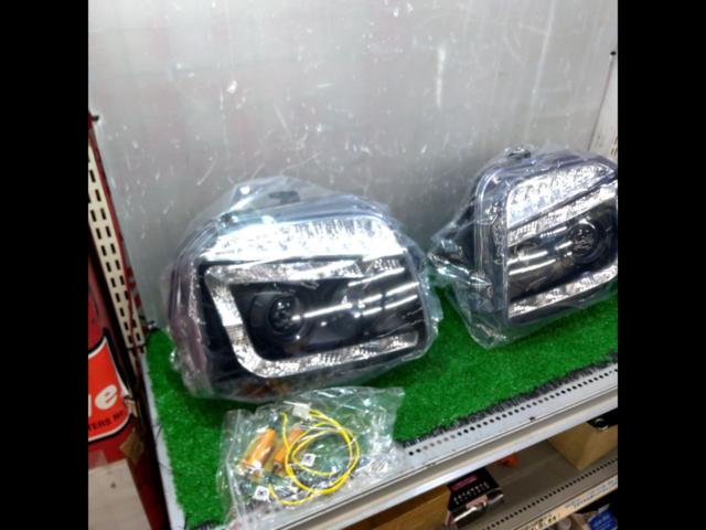 【ジムニー JB23W】JUNYAN プロジェクターLED シャークヘッドライト | カー用品 ボディパーツ ヘッドライトを通販で購入する | 中古カー＆バイク用品の販売ならアップガレージ